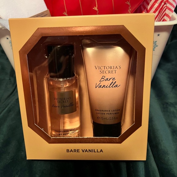 Victoria's Secret | Bags | Bare Vanilla Victorias Secret Gift Set ...